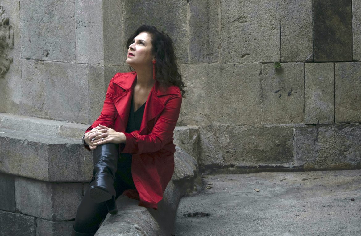Elena Ley presenta su nuevo álbum:“Yo Siento, Yo Soy” – esmiradio.es ...